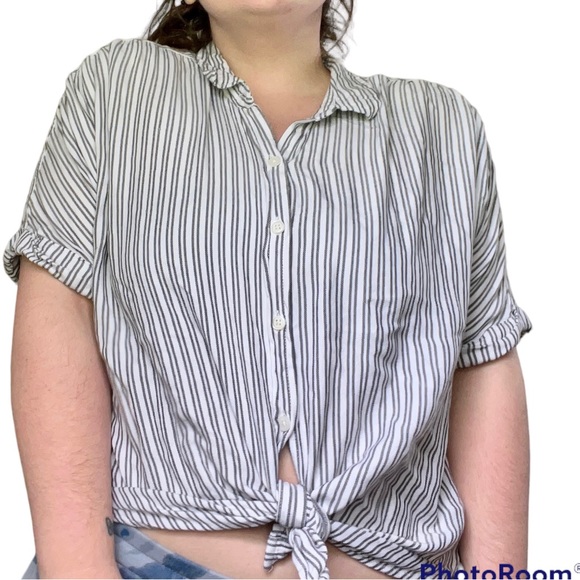 Universal Thread | Tops | Universal Thread Button Down Short Sleeve Shirt | Poshmark